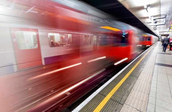 Blending Multiple Motion Photos in Photoshop, a deke.com article